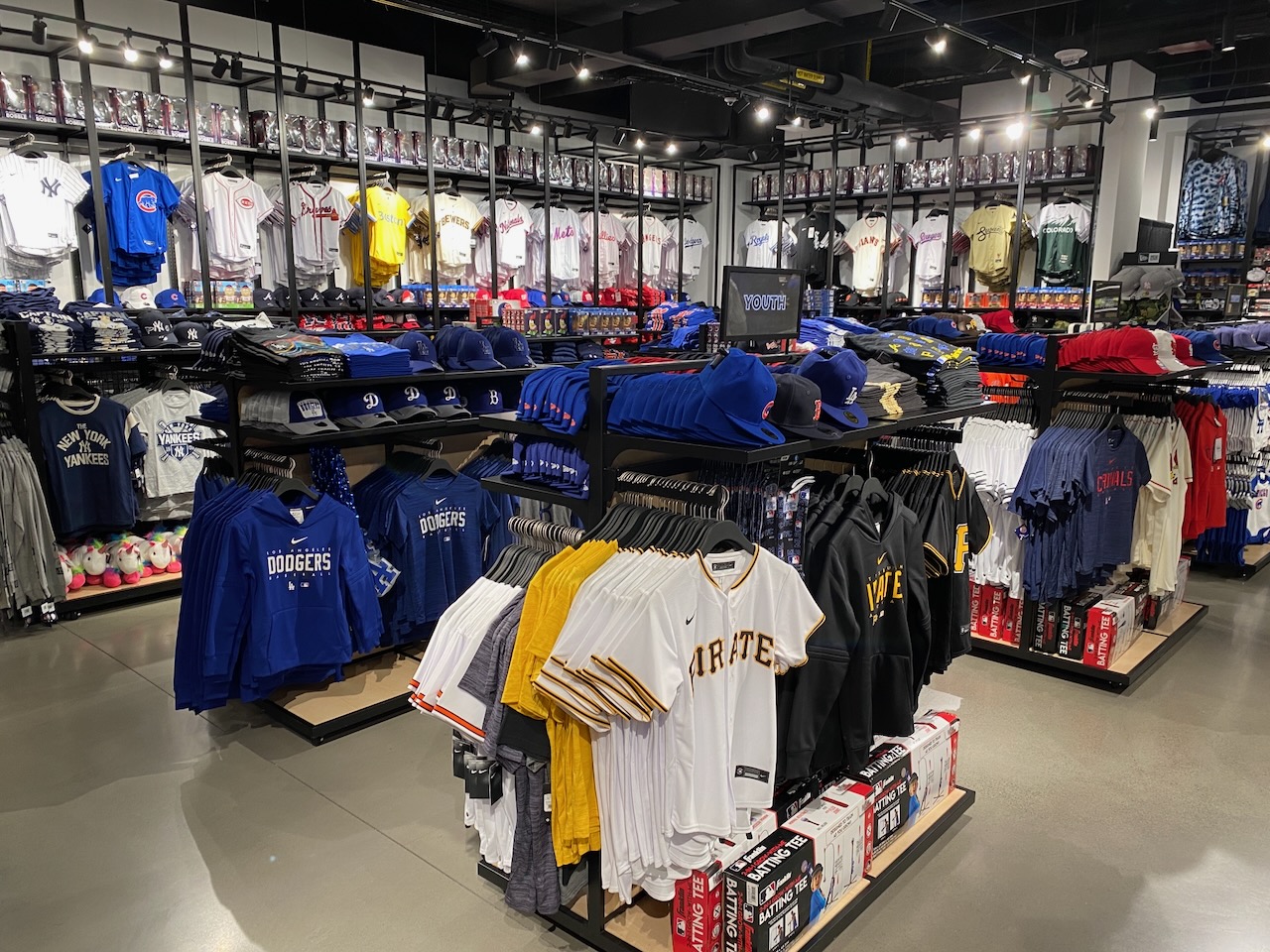 Inside The Store: The MLB New York City Flagship - The Immersive Lab