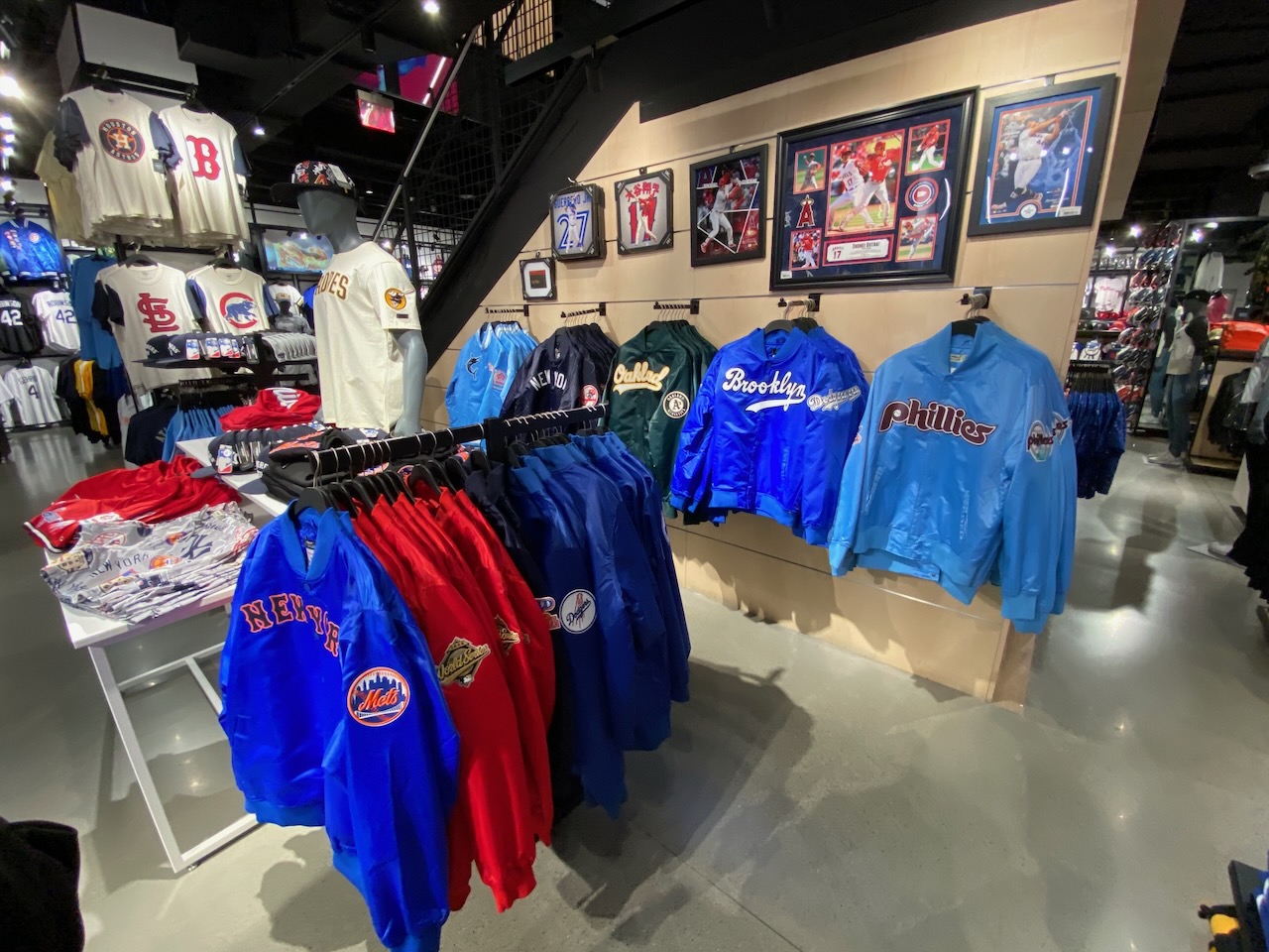 Inside The Store: The MLB New York City Flagship - The Immersive Lab
